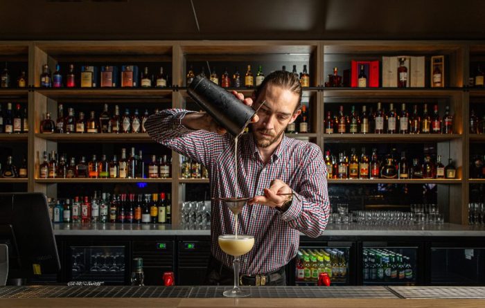 Plaza Bar | Twin City Hotel